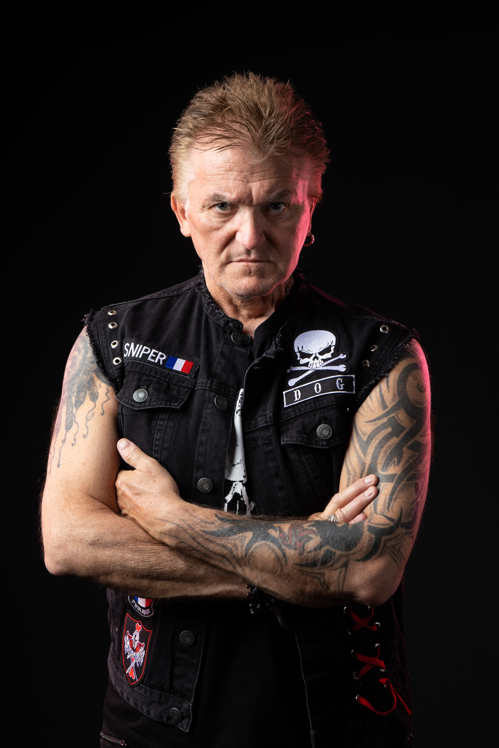 Main Home - ADX, Groupe de metal